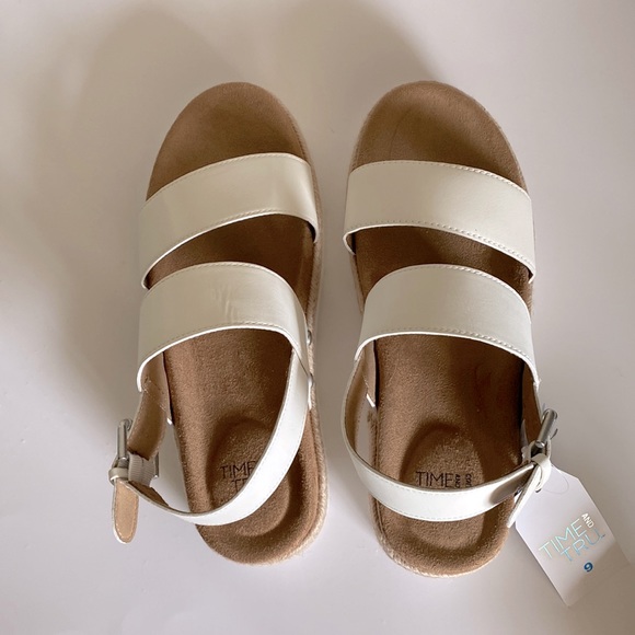 Time and Tru | Shoes | Nwt Time And Tru Comfort White Platform Sandals ...
